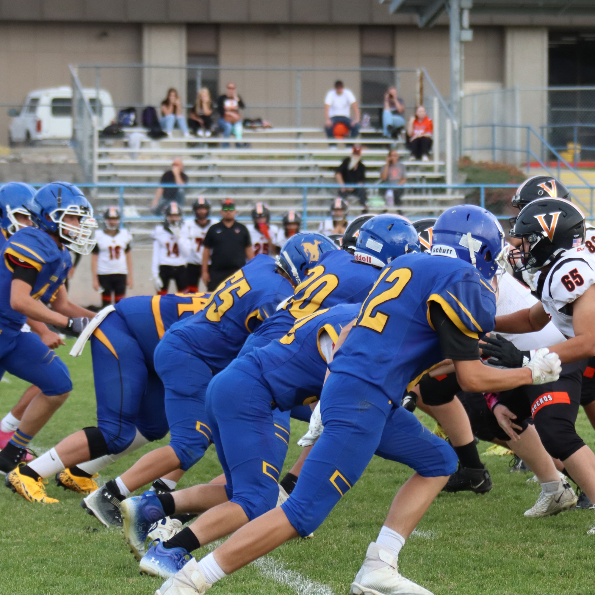 Lowry JV football team comes together to create good season – Lowry High