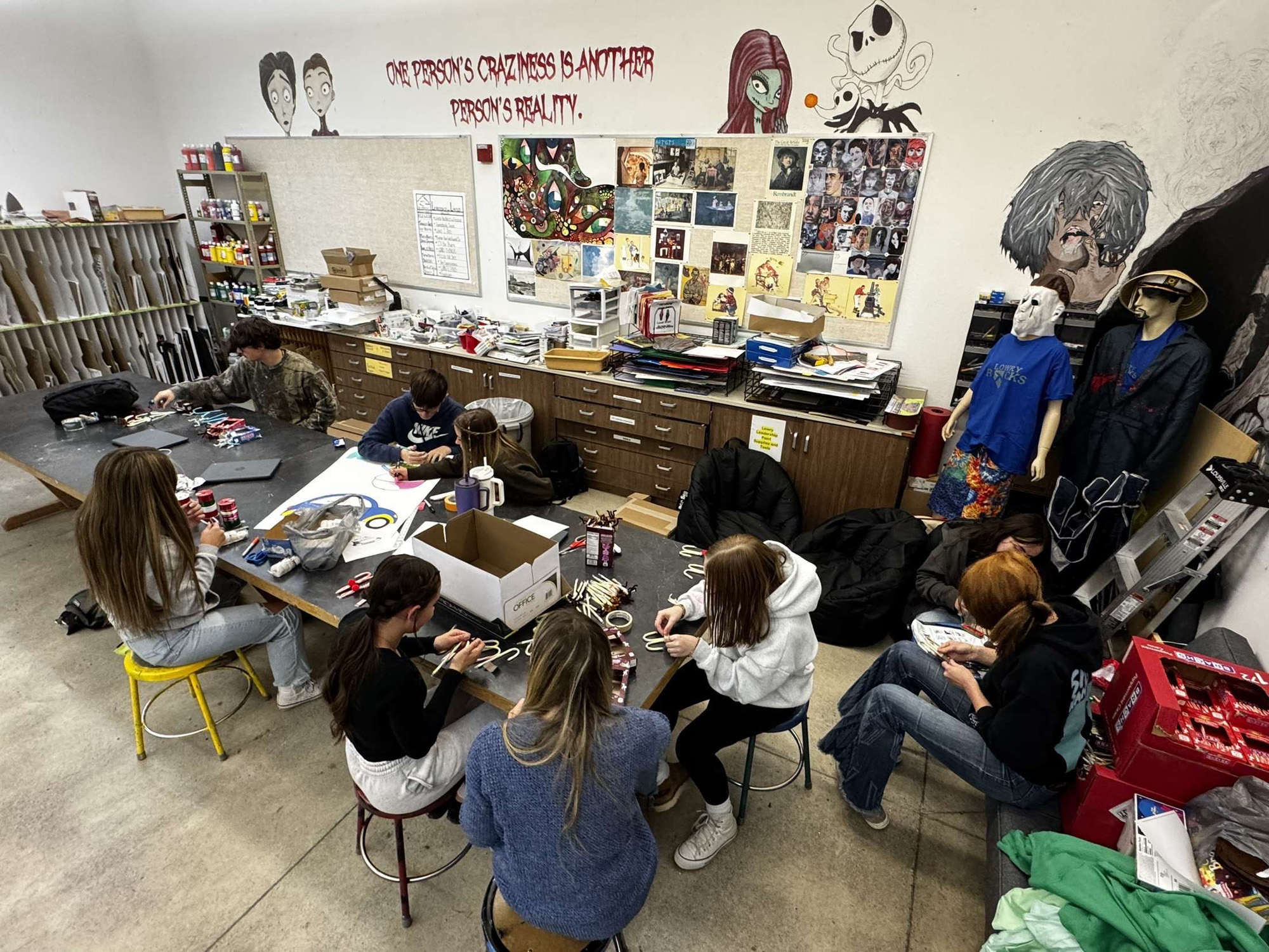 Leadership keeps Christmas magic alive with the Santa Project - Lowry High